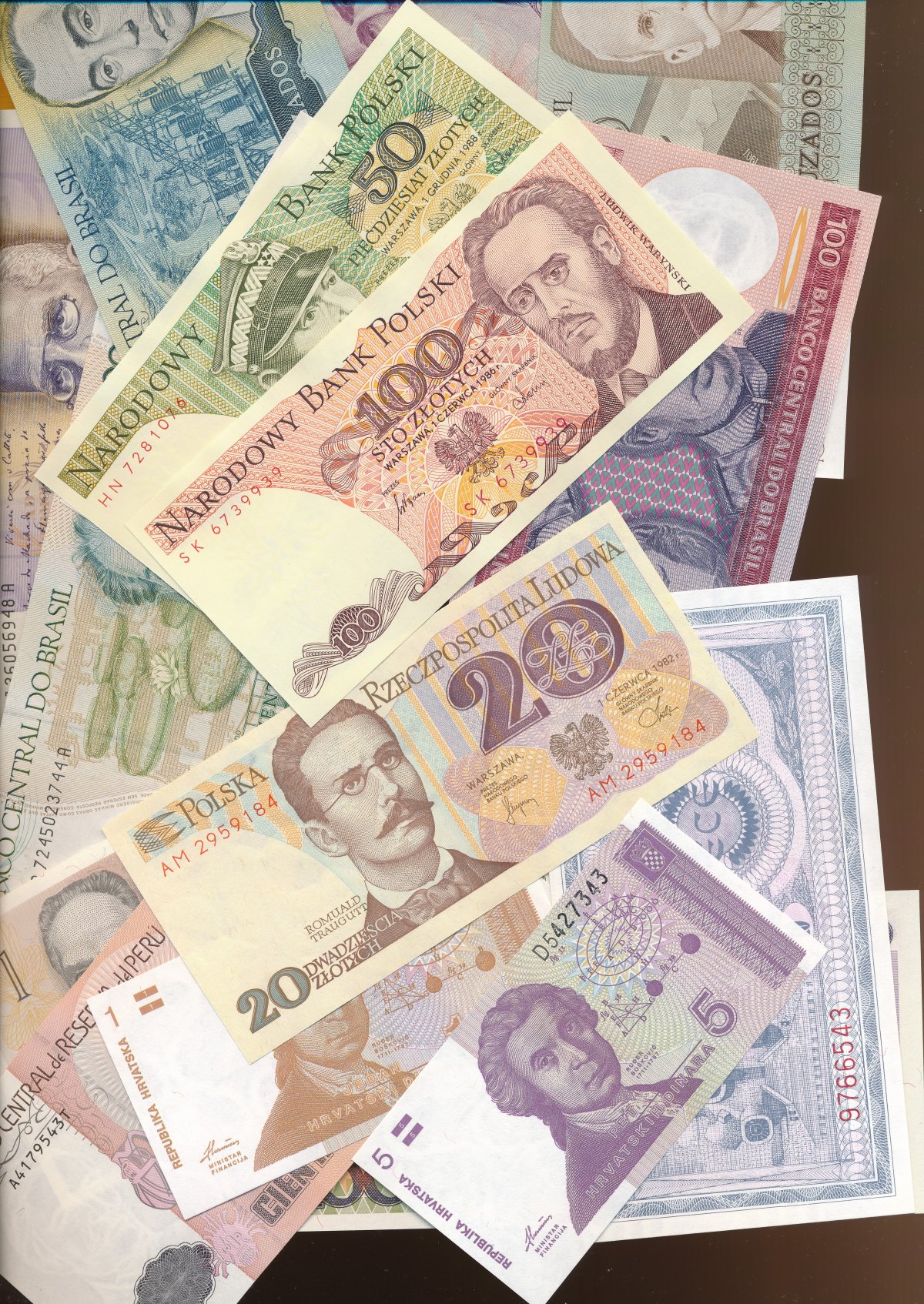 16 forskellige pengesedler, 1735, - Udland - samlerforum - Agau Metal Aps